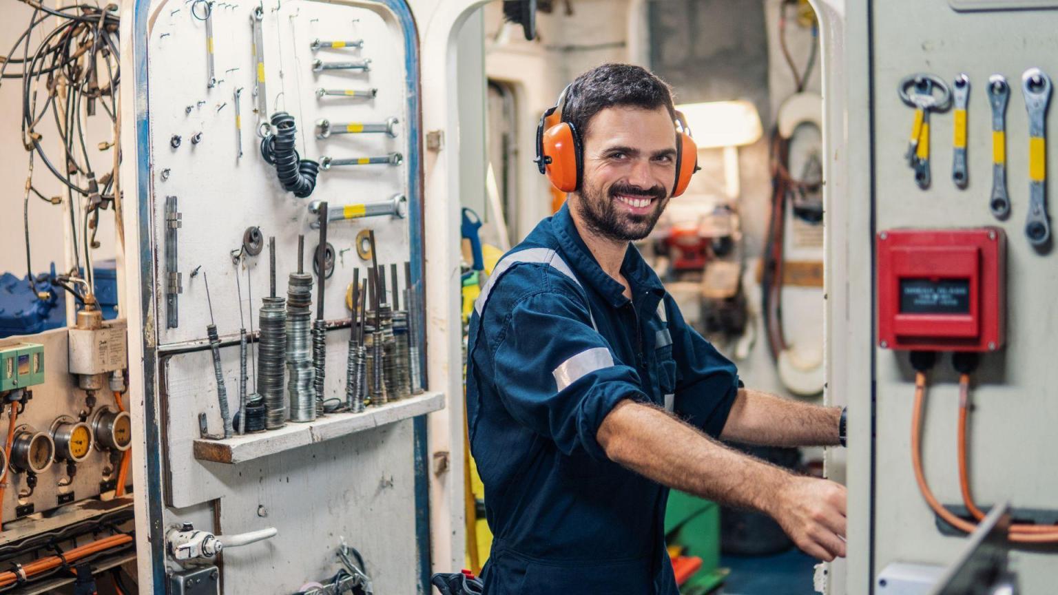 MF/HF Radio Technology: Functionality & Applications