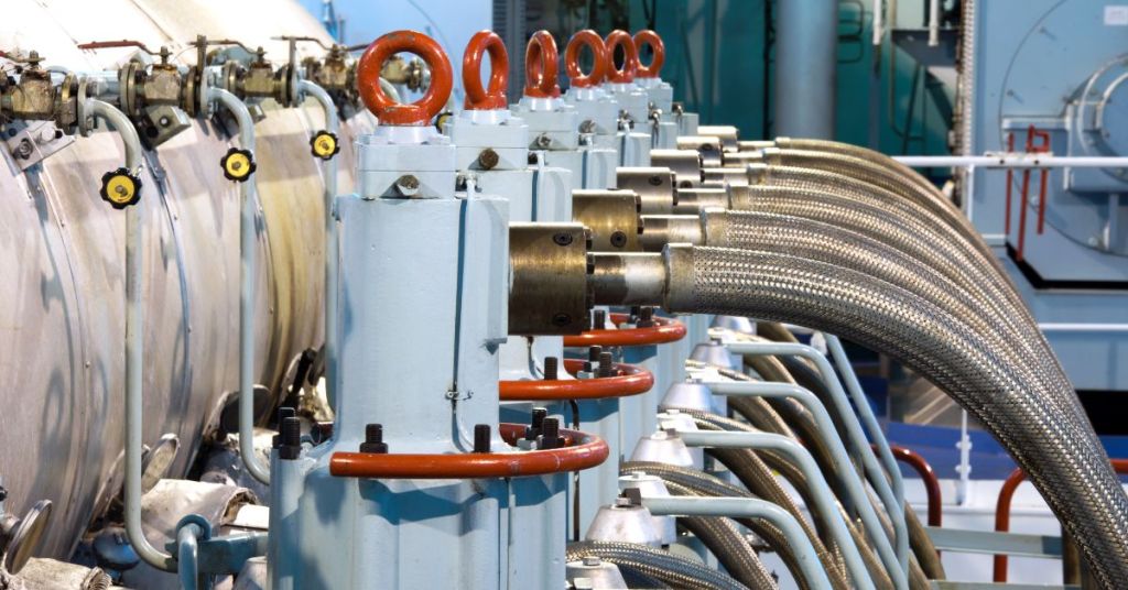 LNG-Powered Ships: Pros and Cons of Marine Fuel