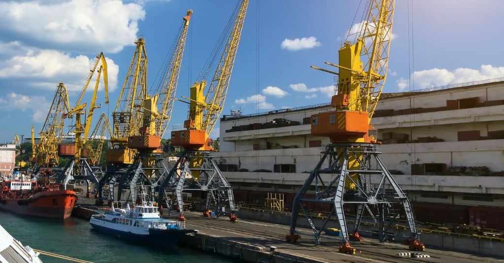 Guide to LOLER: Marine Lifting Operations & Regulations