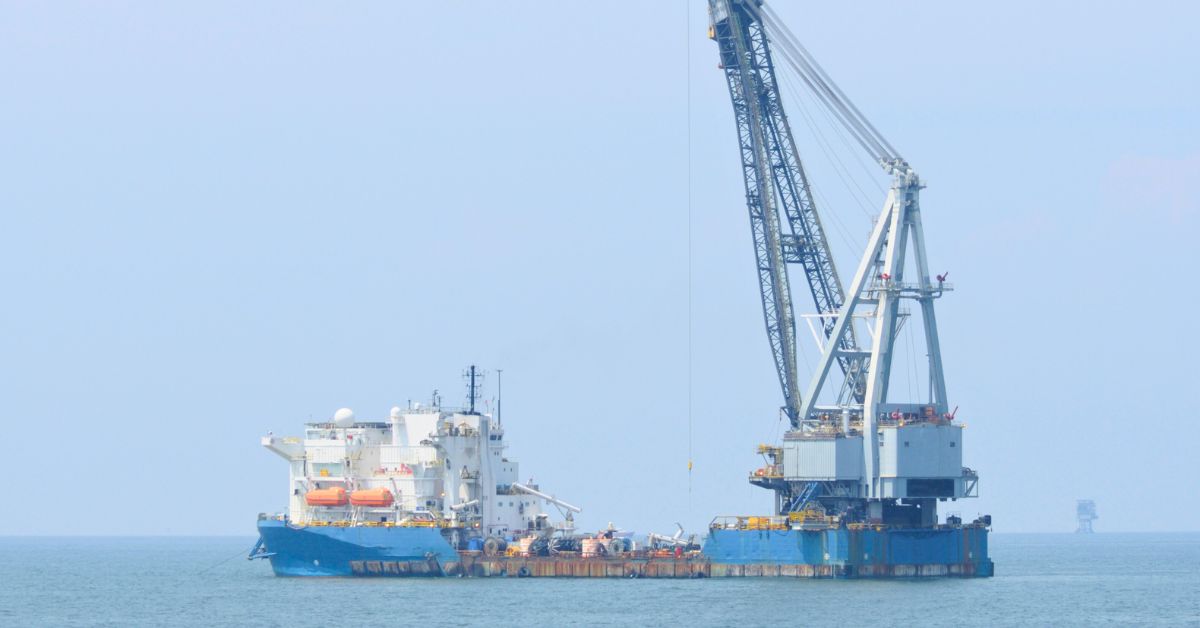Benefits of Modern Derricks in the Maritime Industry