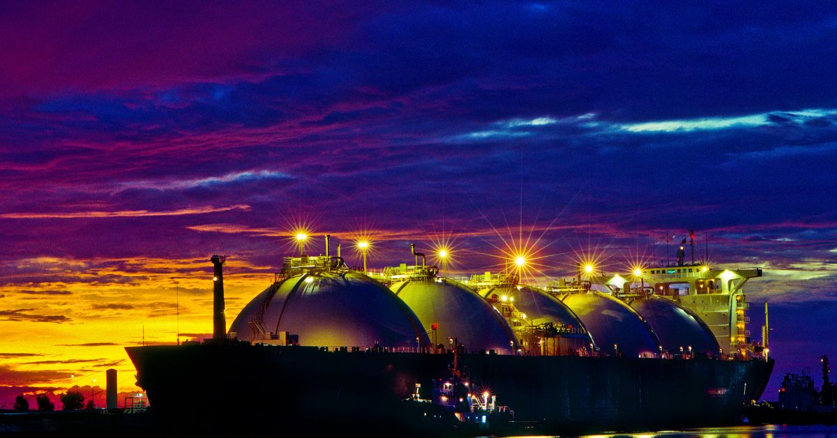 What are the recommended bow designs for various types of ship?