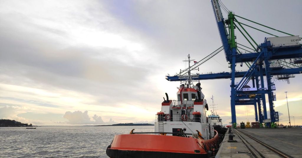 Ship-to-Shore Communication - Connecting Seas Safely