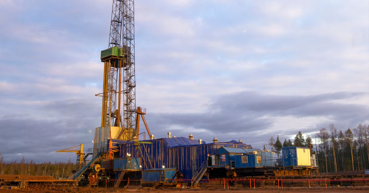 Exploring Offshore and Onshore Oil Rigs: Types and Innovations