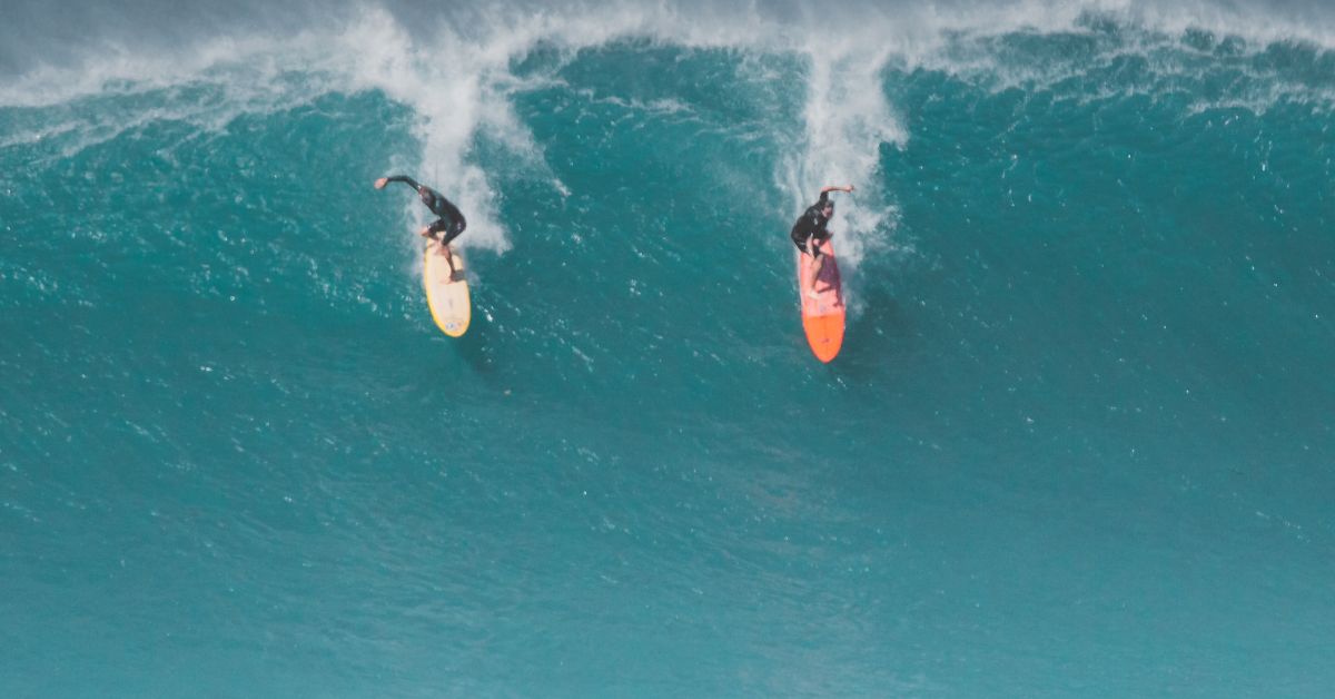 Seiche Waves: Nature's Oscillating Water Ballet