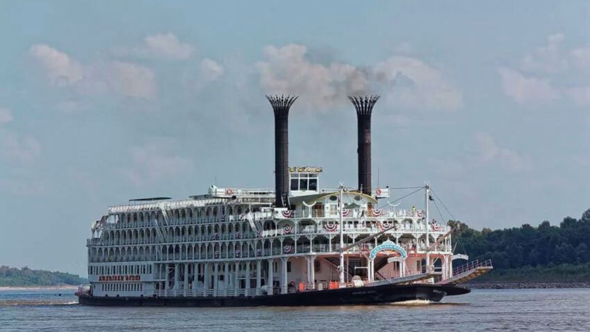 American Queen Refit: Steamboat with Paddle Wheel (Updated)