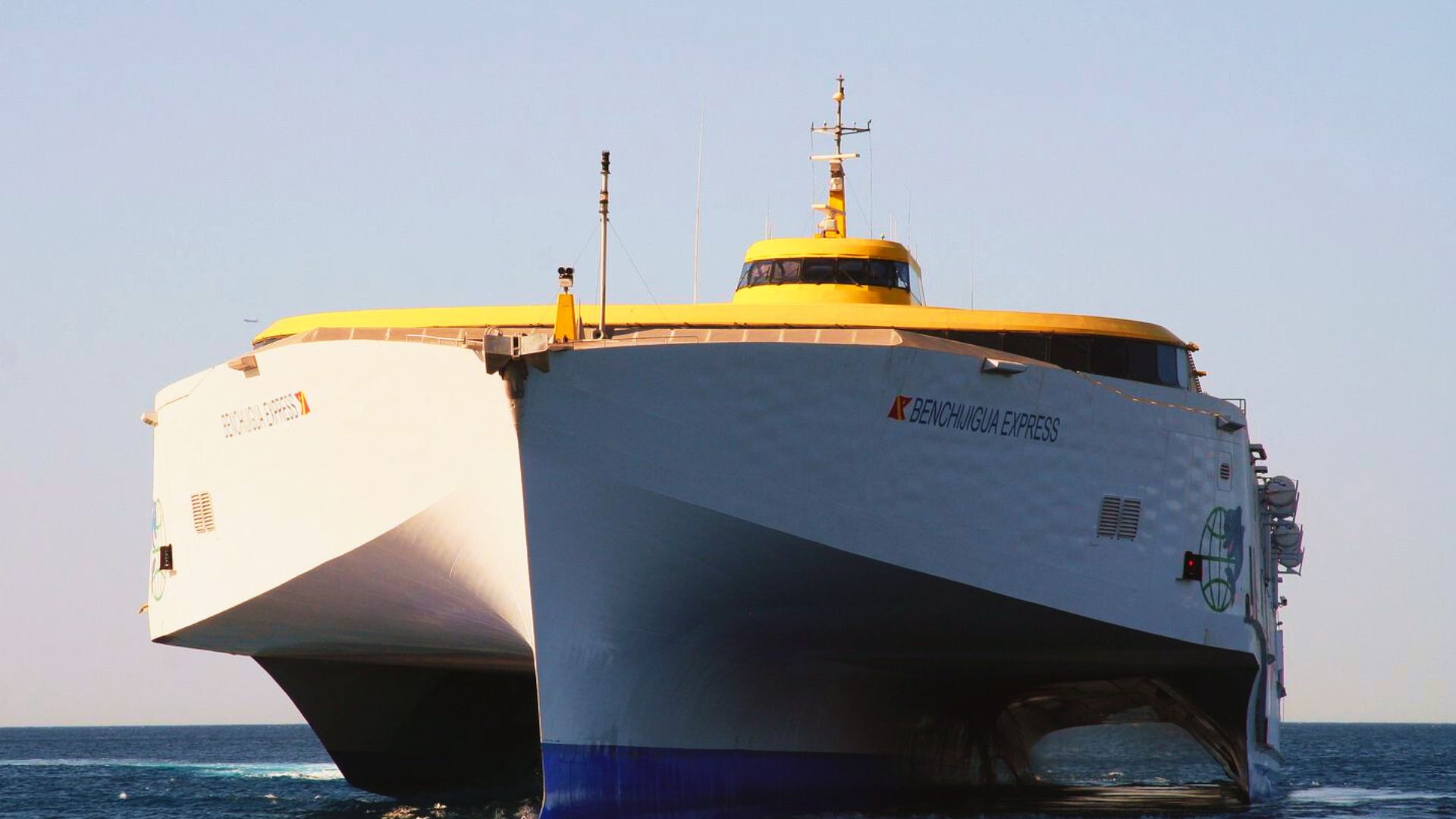 The Largest Trimaran Ferry: the Benchijigua Express (Updated)