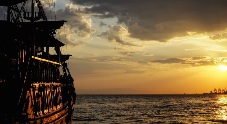 Sailing Ship Sizes: From Tiny Schooners to Titanic Vessels (Updated)