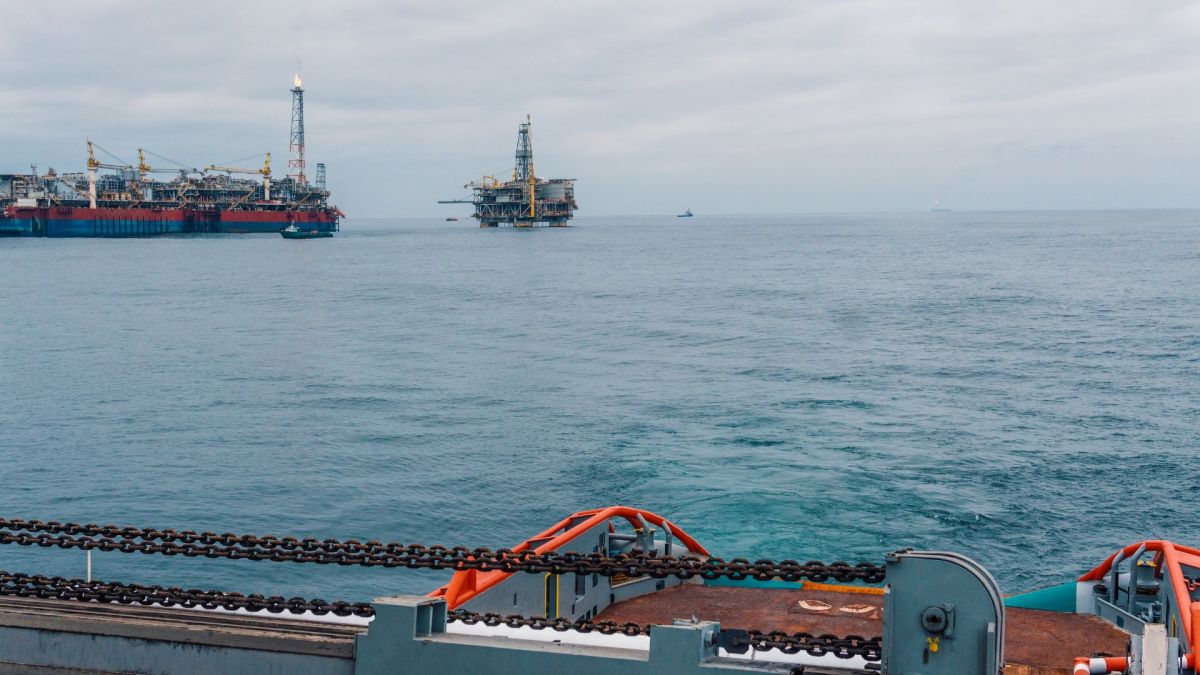 7 Common Mooring Methods Used For Ships (Updated)