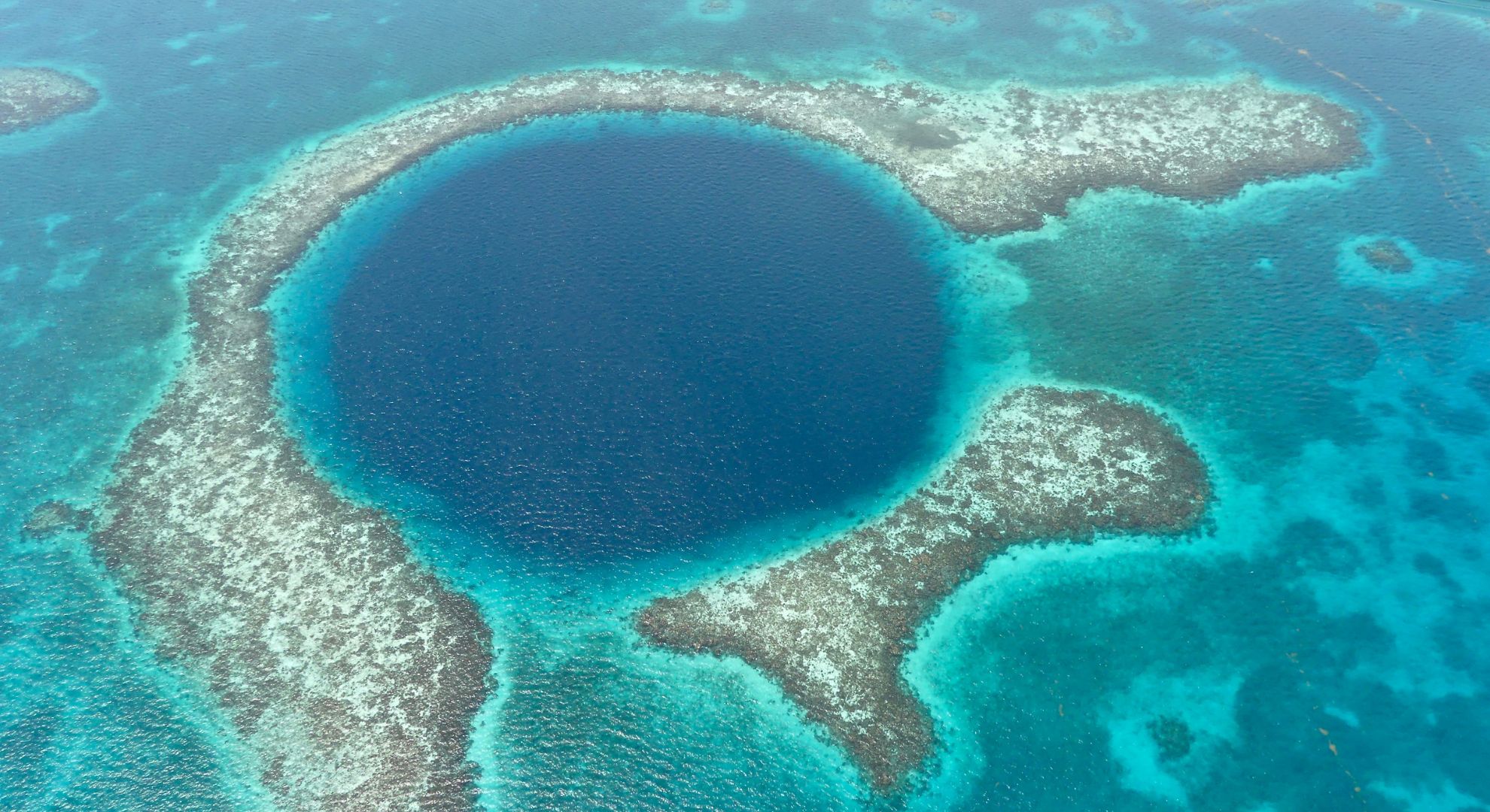 Majestic Blue Hole Belize: A Diver's Paradise