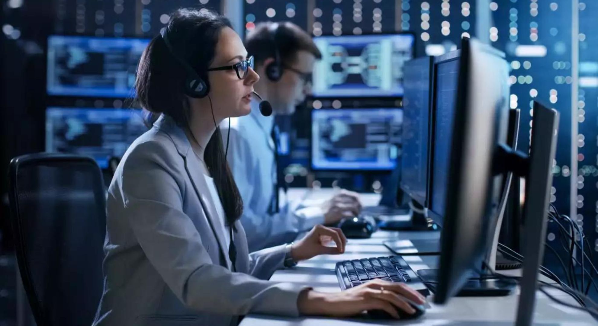 The Crucial Role of an Aircraft Dispatcher in Air Travel - Orbitshub