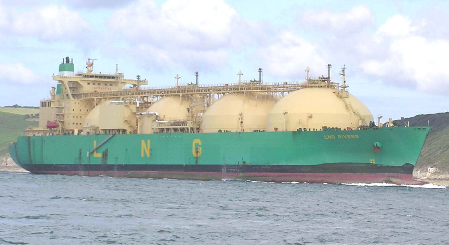GAIL's Groundbreaking World's First Ship-to-Ship LNG Transfer - Orbitshub