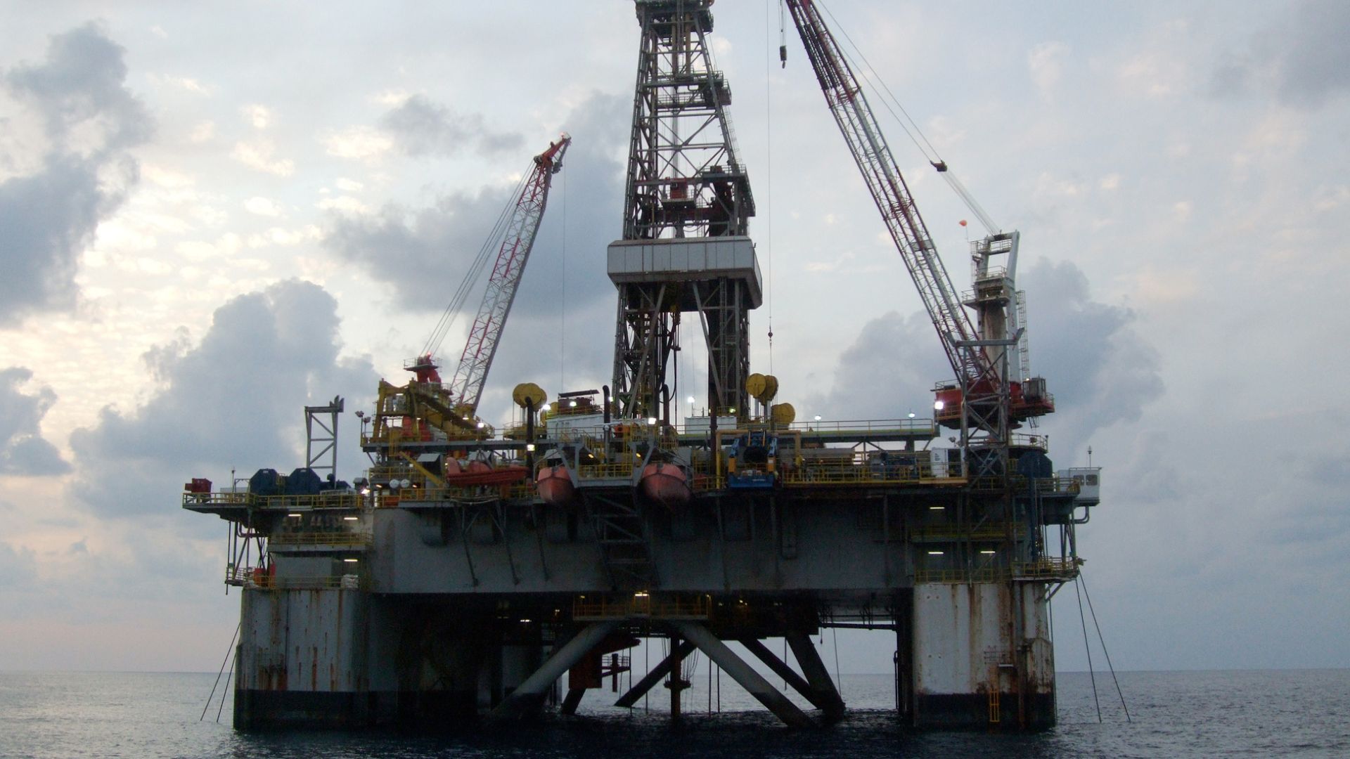 10 biggest semi-submersible rigs in the world - (Updated)