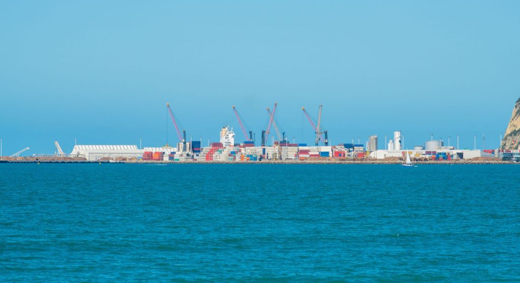 USS Bataan (LHD-5): The Indomitable Amphibious Assault Ship