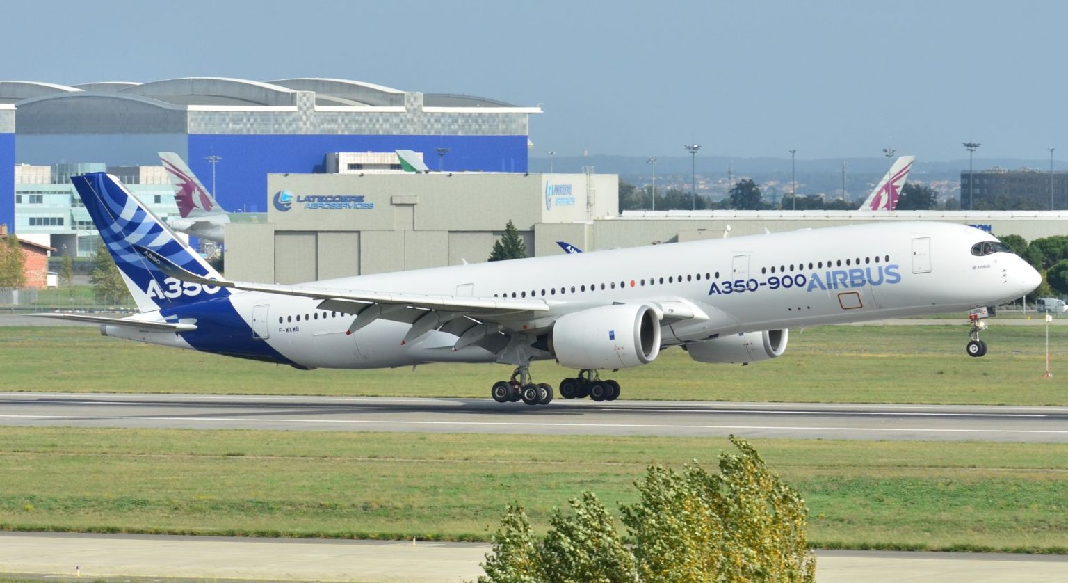 The Airbus A350-900: Redefining Modern Airplanes - Orbitshub