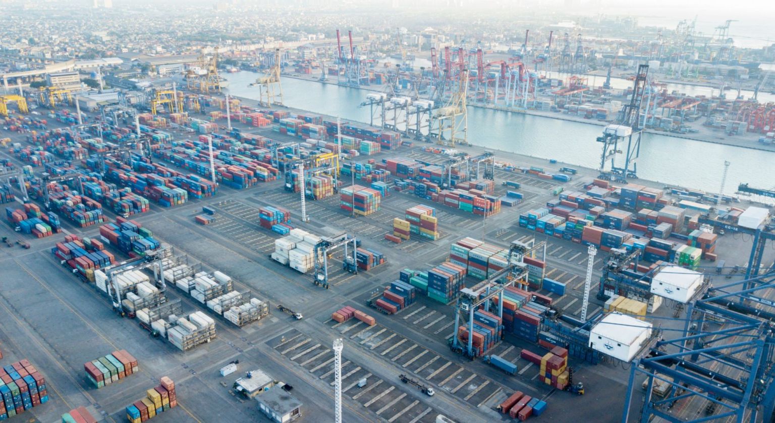 Tanjung Emas Port: Maritime Hub of Indonesia (Updated)