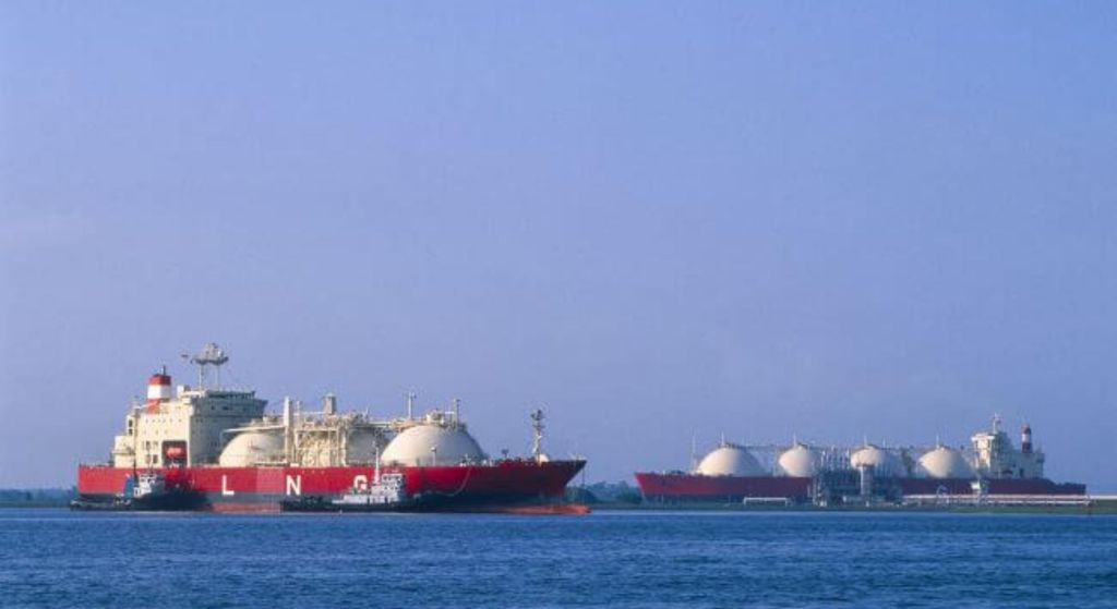 The Ultimate Guide to LNG Tanker Vessel Mooring - Orbitshub