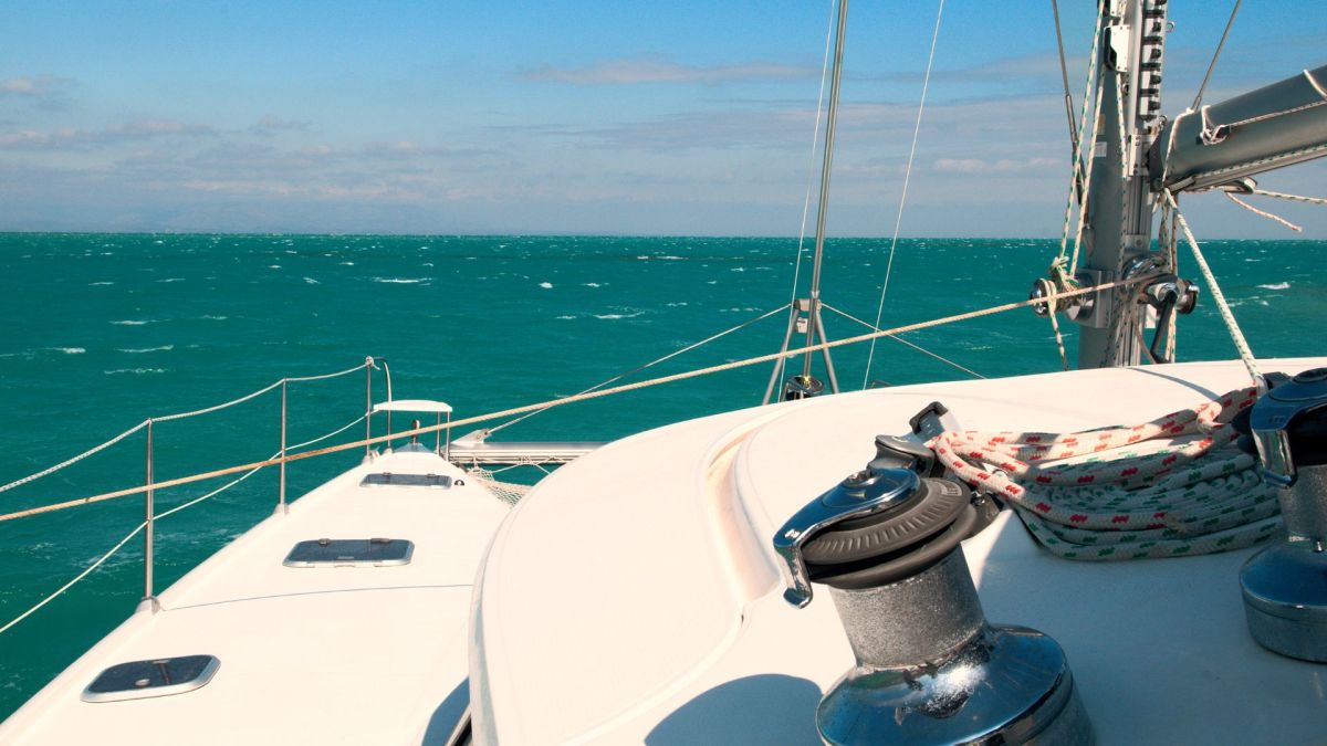 7 Essential Safety Tips for Catamaran Owners (Updated)