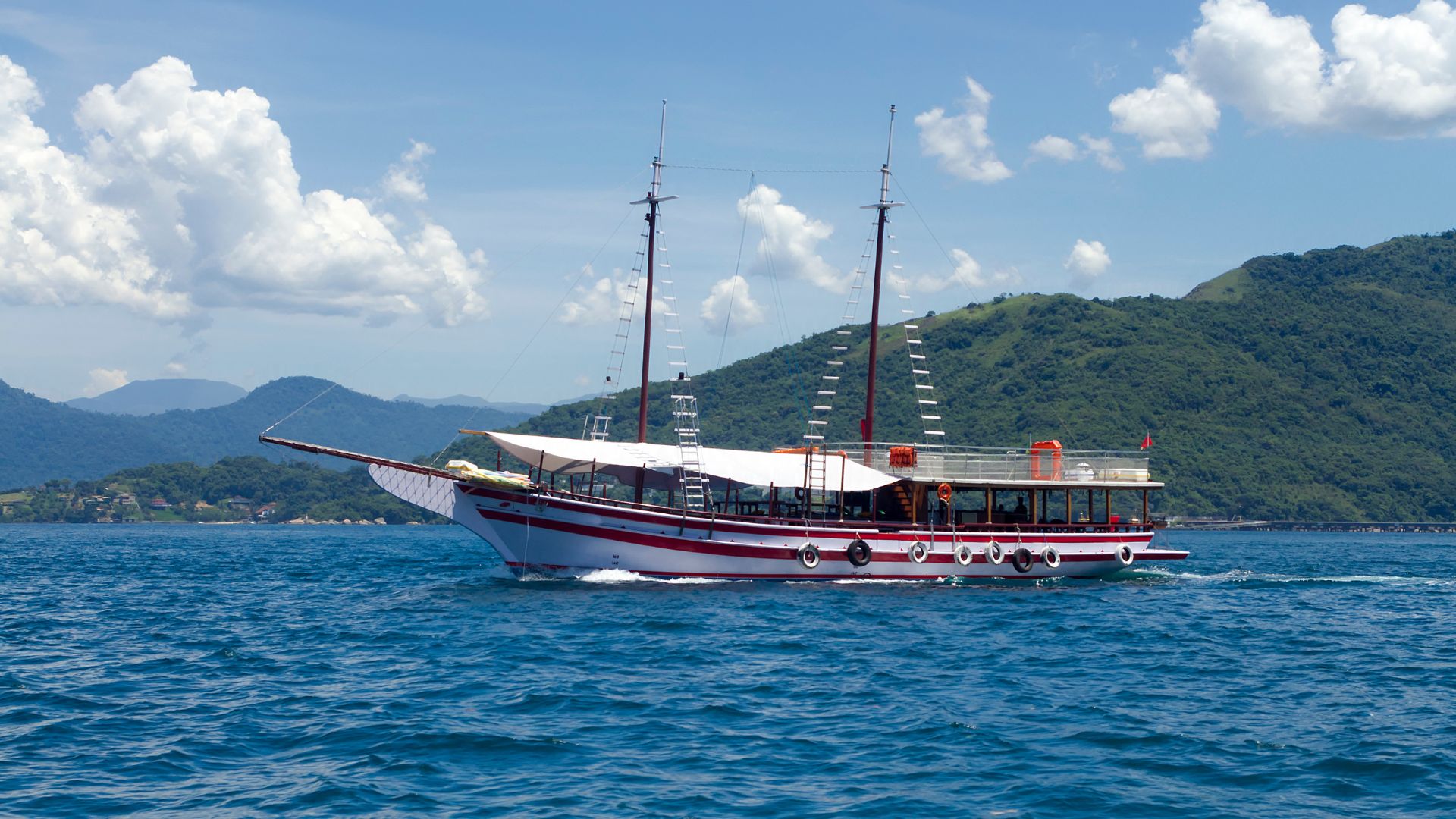 Why Sloops Reign Supreme for Solo Sailing Adventures (Updated)