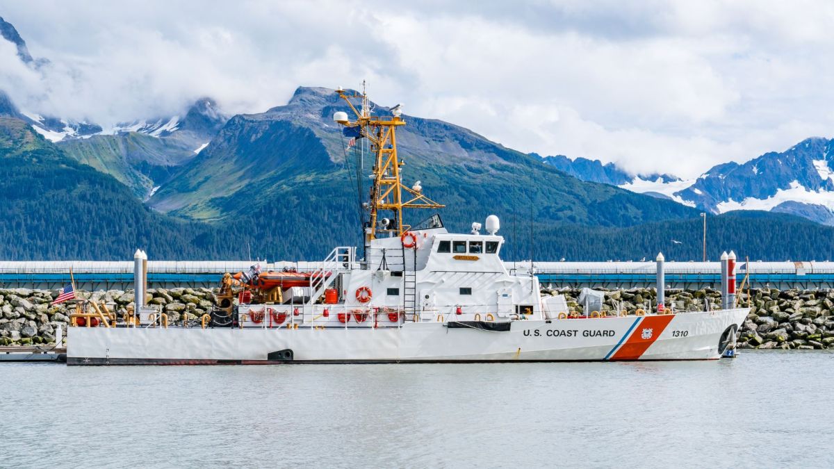 Why Cutter Boats Excel in Rough Waters (Updated)